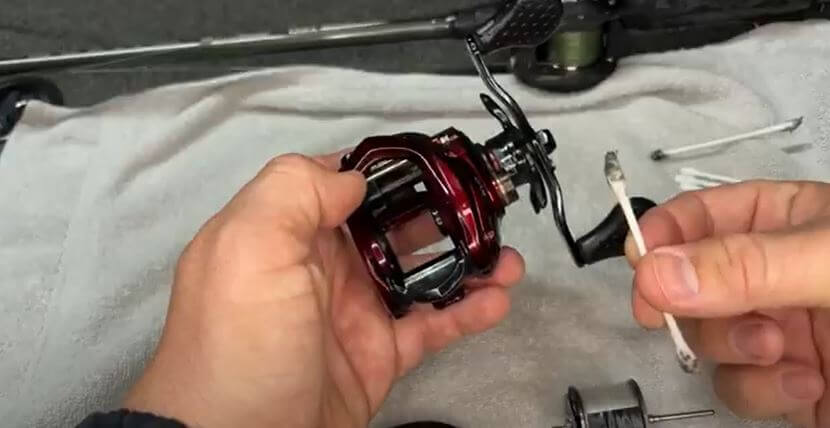 Cleaning Your Fishing Reel | The Easy Way – MONSTERBASS